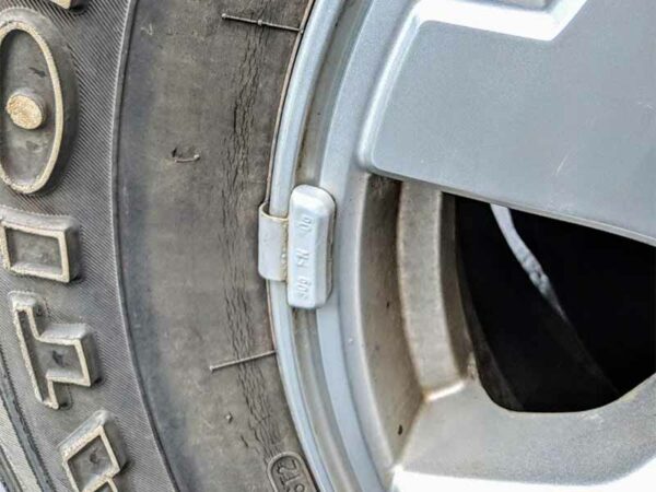 How To Tell If Tires Are Dry Rotted (Signs) | TireGrades