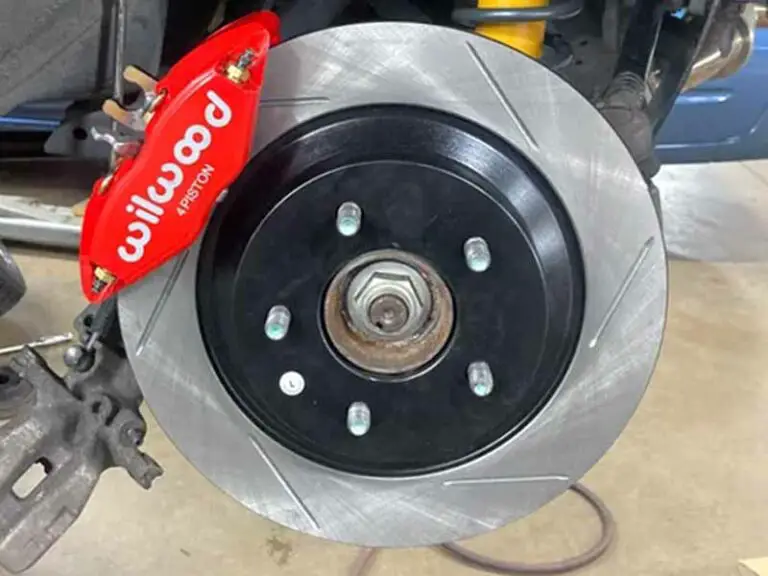 Lug Nuts Vs Lug Bolts (Pros & Cons) | TireGrades